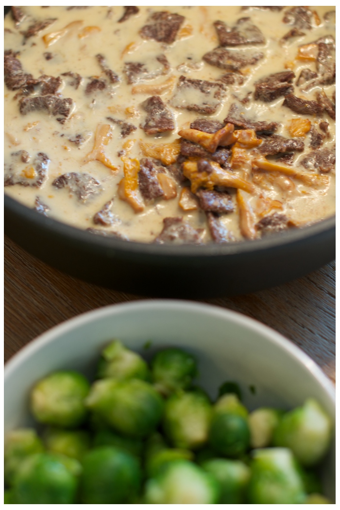 Finnbiff med ostesaus – HverdagsNam